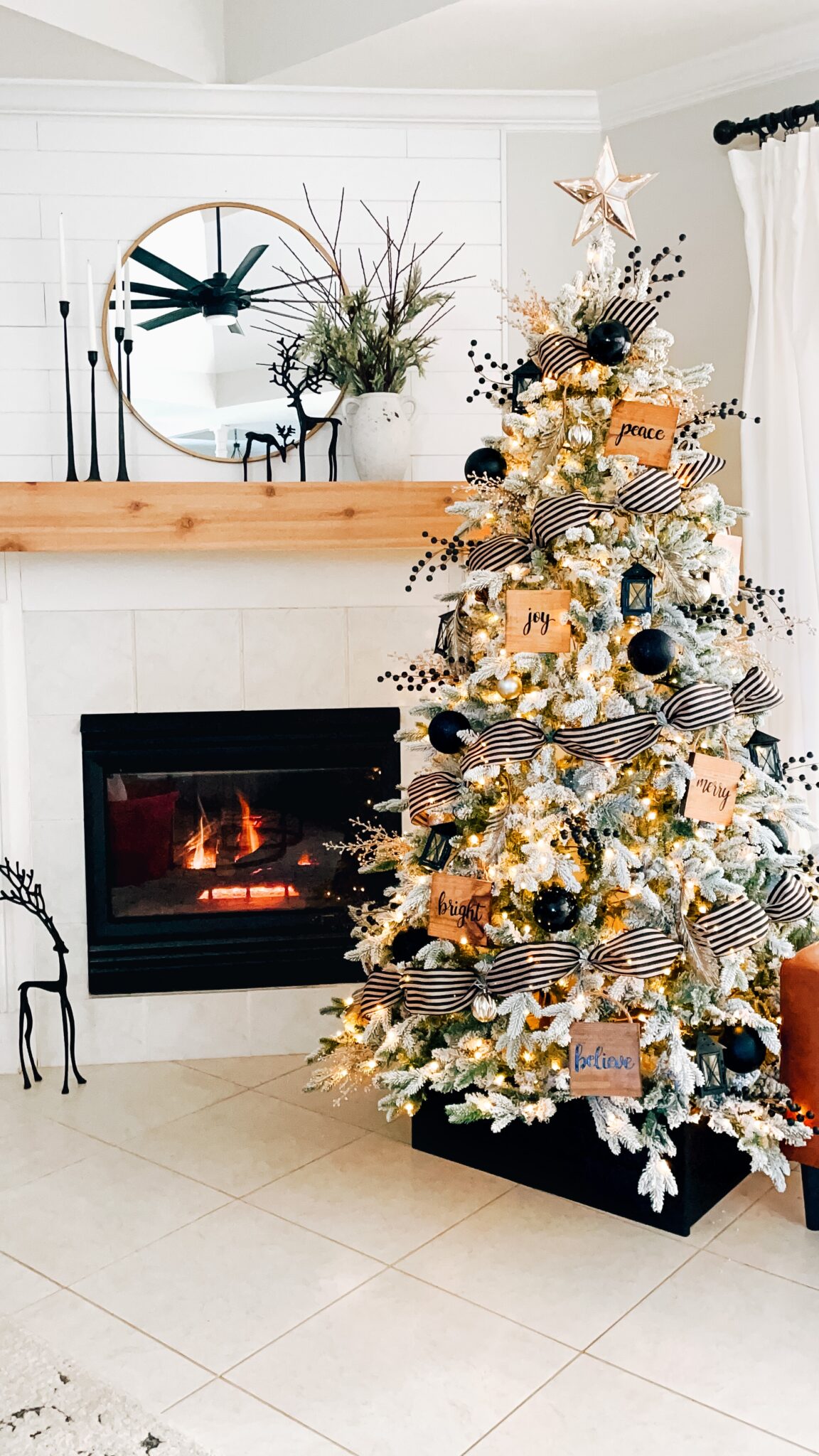 11 Neutral Christmas Tree Ideas - White Oak Shop